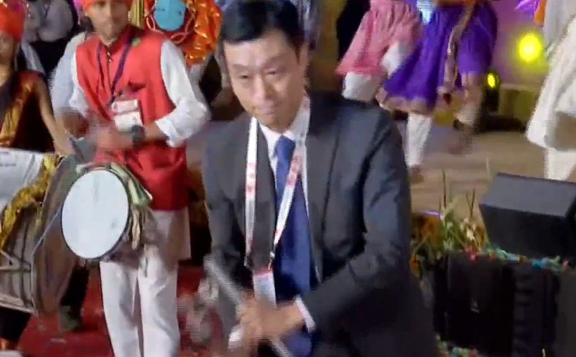 Pune G20 Summit: Delegates shake a leg with performers on traditional ...