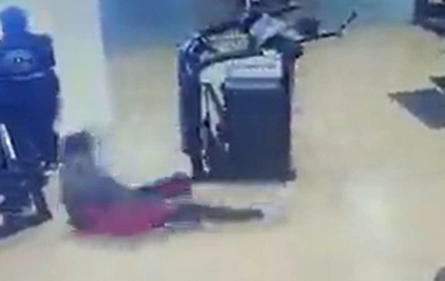 ON CAMERA: Hotel owner dies of heart attack while working out at a gym ...
