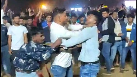 IPL 2023: CSK & RCB fans involved in violent clash, claims Twitter user ...