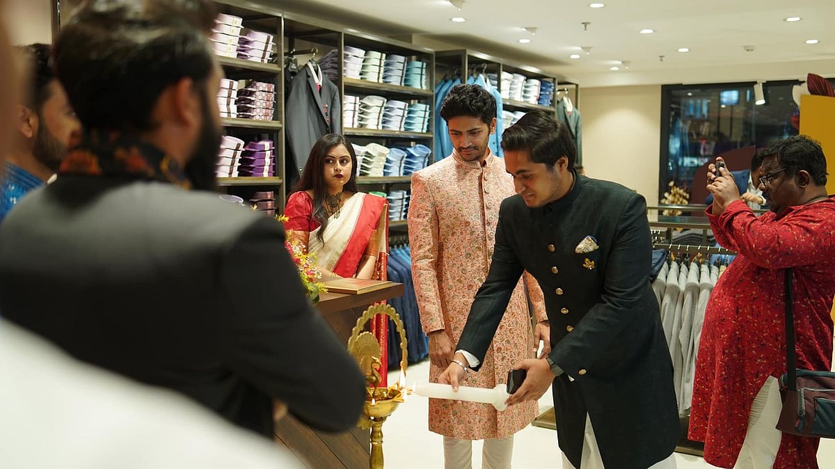 Fashion influencer Satyajit Majumder inaugurates the latest Ethnix By ...