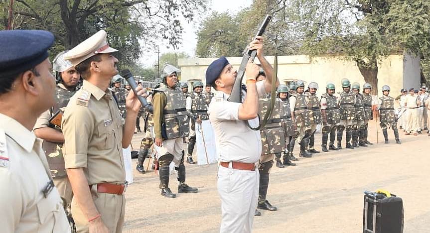 Indore: Police bandobast for festivals
