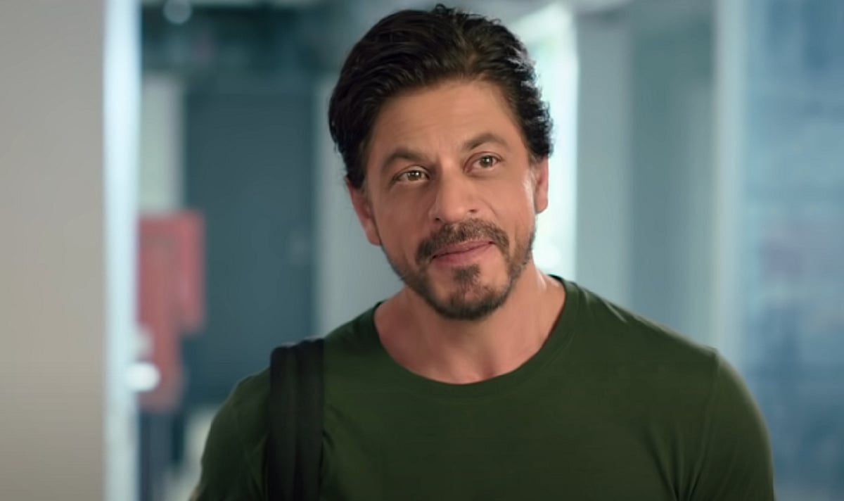 WATCH: Shah Rukh Khan receives warm welcome in Kashmir with flowers ...