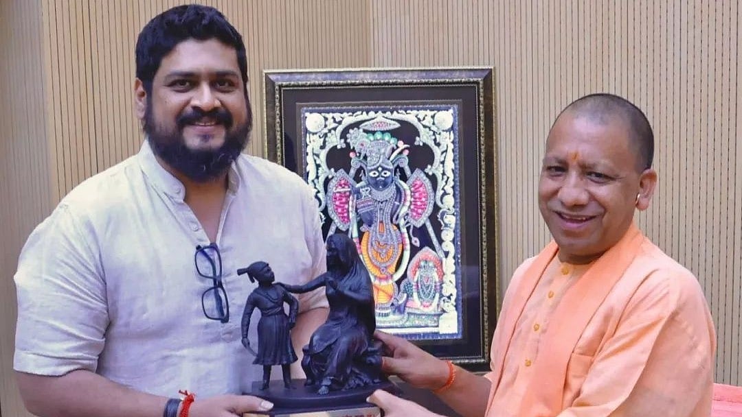 Adipurush filmmaker Om Raut meets UP CM Yogi Adityanath, gifts him ...
