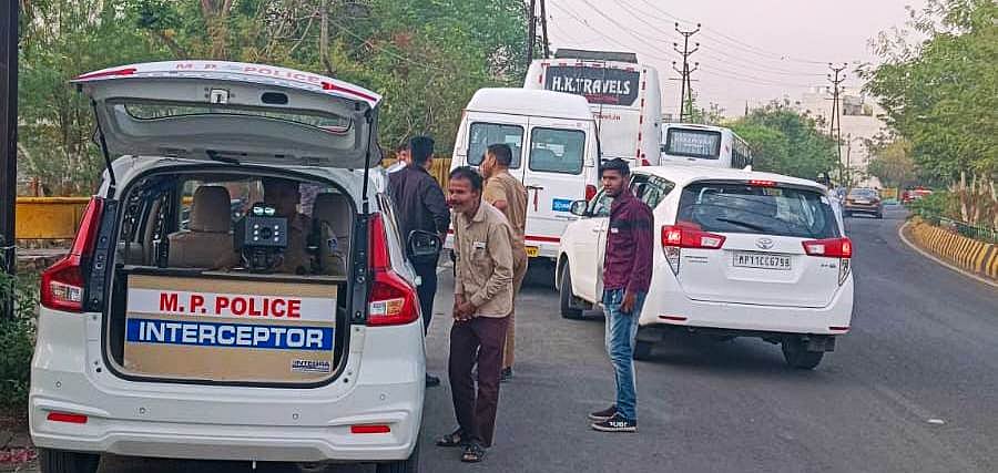 Indore: Traffic police act against 12 drivers for overspeeding