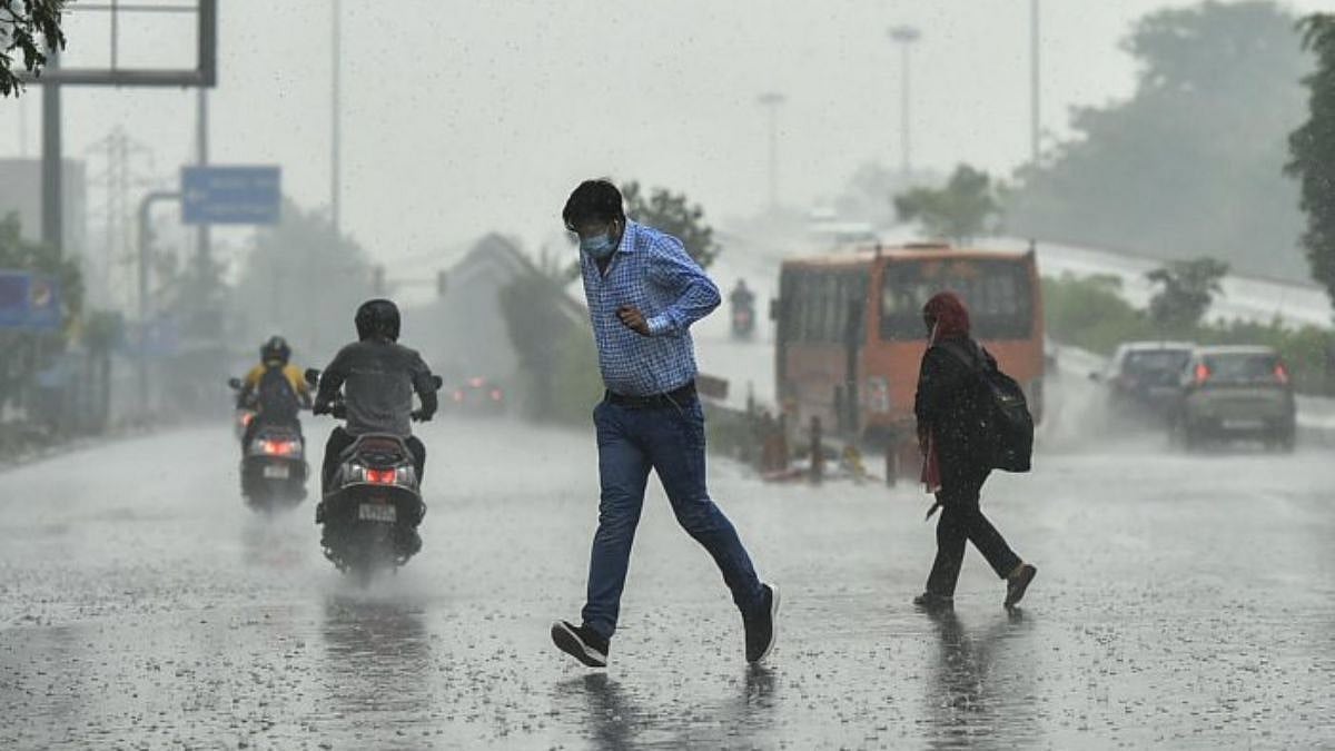 Mumbai Weather: IMD predicts more unseasonal rains today; AQI 'moderate'