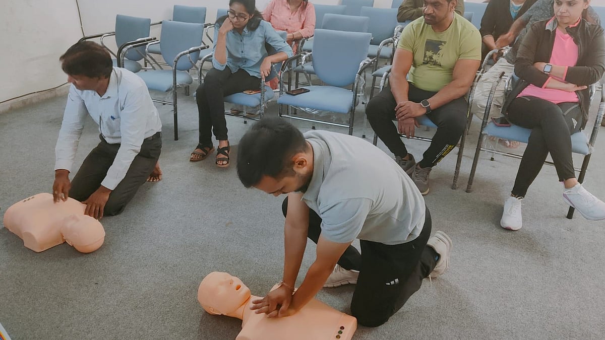 Indore: In view of increasing deaths during workout, IMA teaches CPR to ...