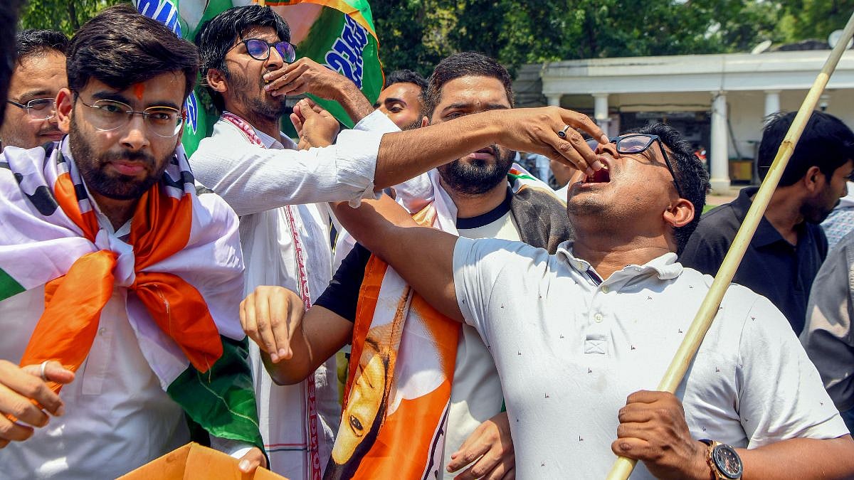 Karnataka Poll Results: Congress books 50 rooms at Bengaluru hotel to ...