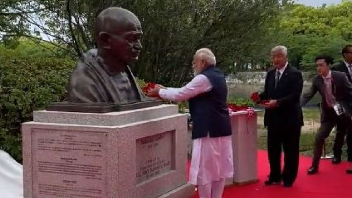 PM Modi unveils bust of Mahatma Gandhi in Japan's Hiroshima, says it ...