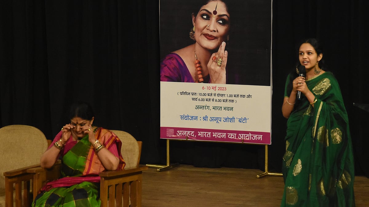 Bhopal: Geeta Chandran breaks into tears at Bharat Bhavan