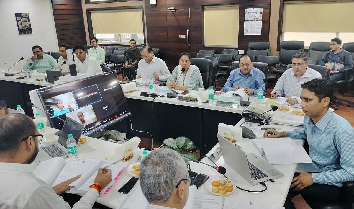 Indore: 1,575 outsourced linemen in Malwa-Nimar to get Rs 1000 risk ...