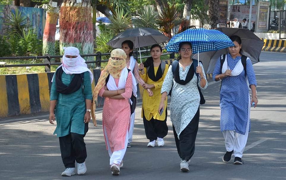 Indore: Temperature Remains Normal But City Sweats