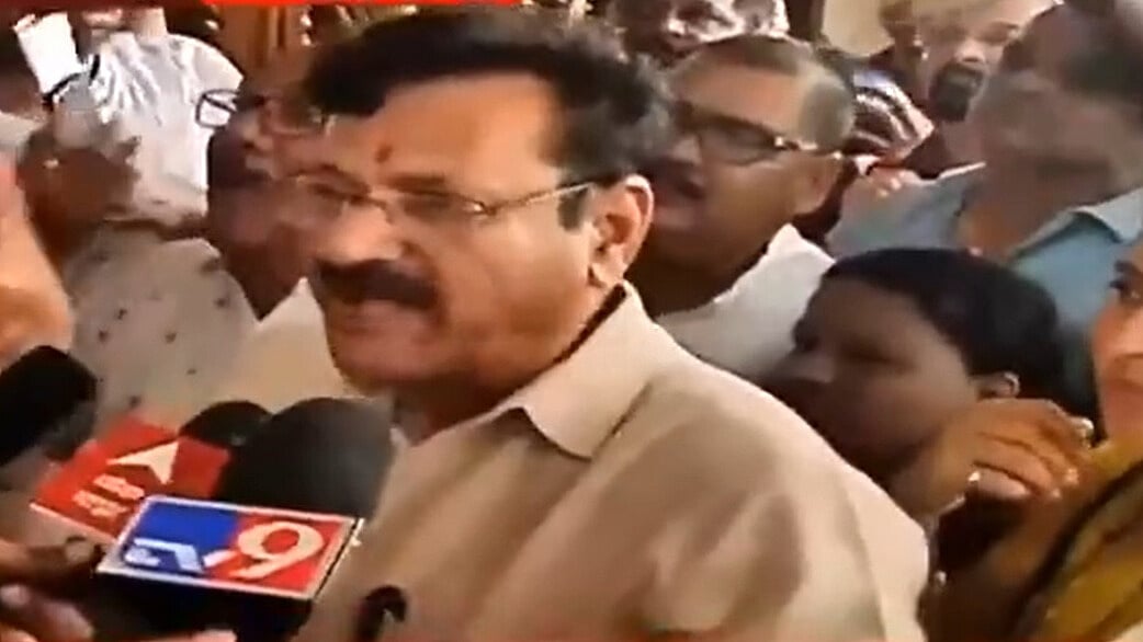 'Extend Aapla Dawakhana Timings Given Hectic Schedule Of People,' Says ...