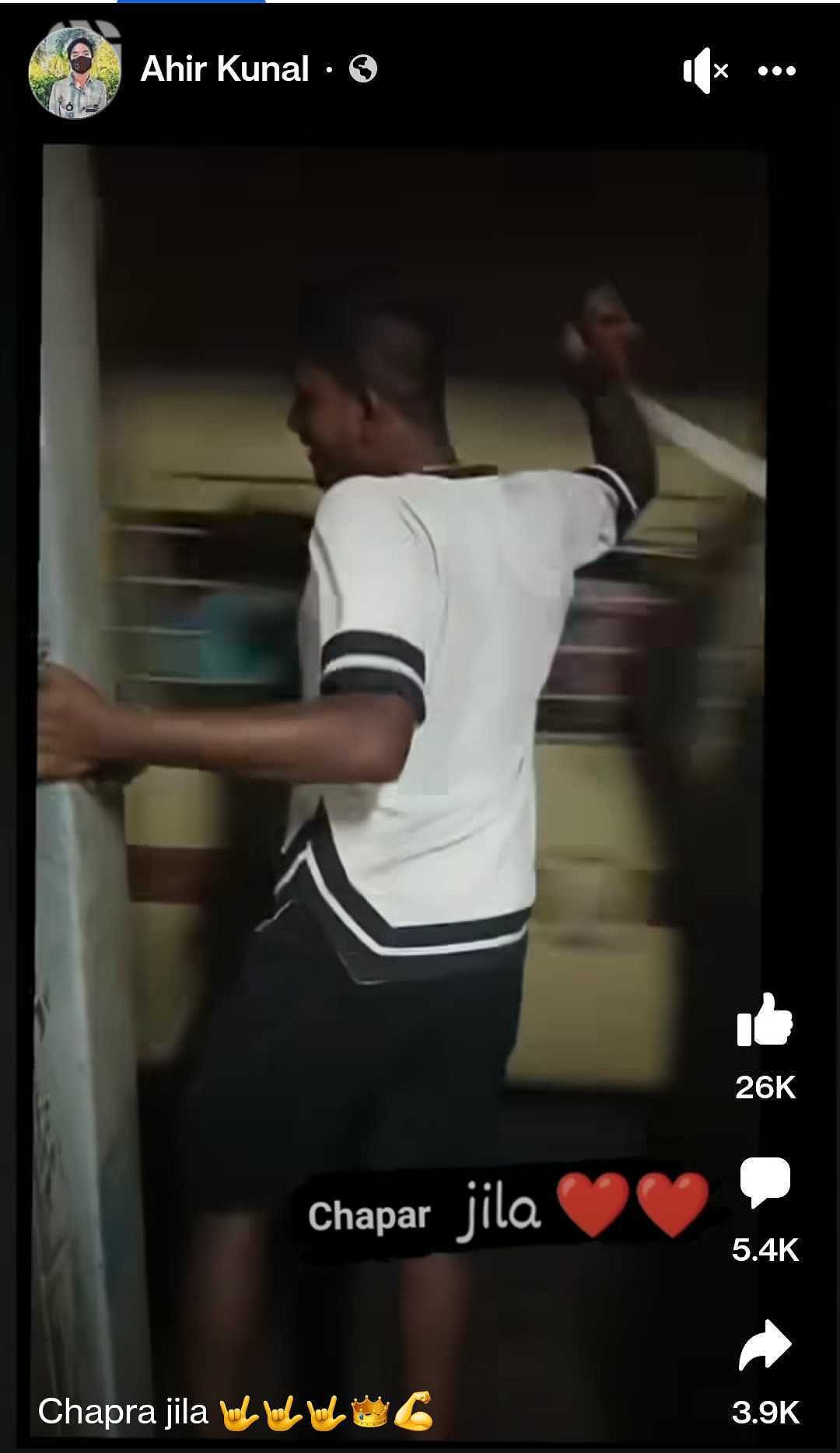 Bihar Shocker: Video Shows Youth On Train Door Hitting Passengers Of ...
