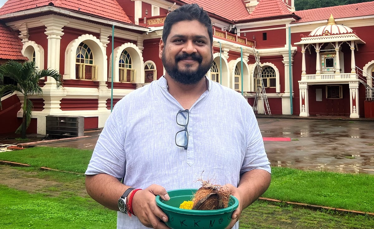 Director Om Raut's First Tweet After Adipurush Controversy, Visits ...