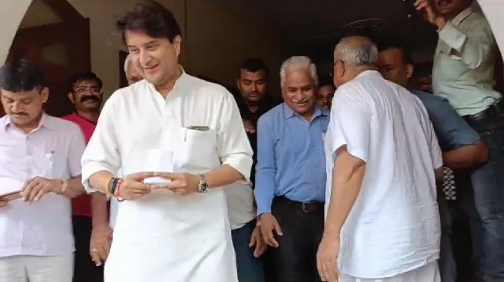 MP: Union MInister Scindia Visits RSS Office In Gwalior For First Time Since Joining BJP