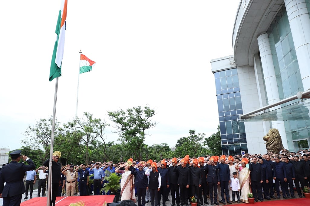 Navi Mumbai: NMMC Chief Hoists Flag At Civic Headquarters In Belapur