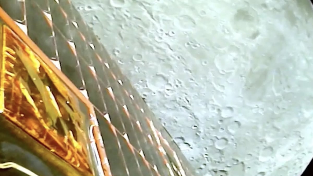 WATCH: ISRO Releases First Images Of Moon Shot By Chandrayaan-3 During ...