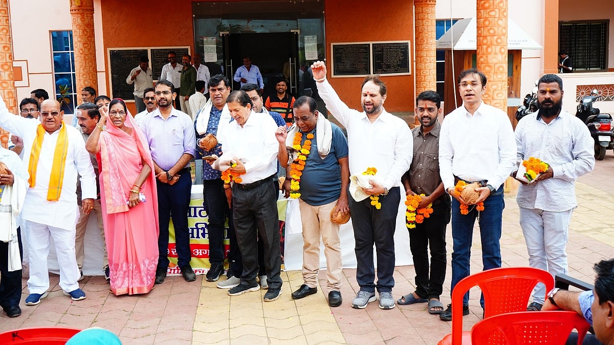 Memorial Plaque Installed: Sendhwa Pays Tribute To Freedom Fighters