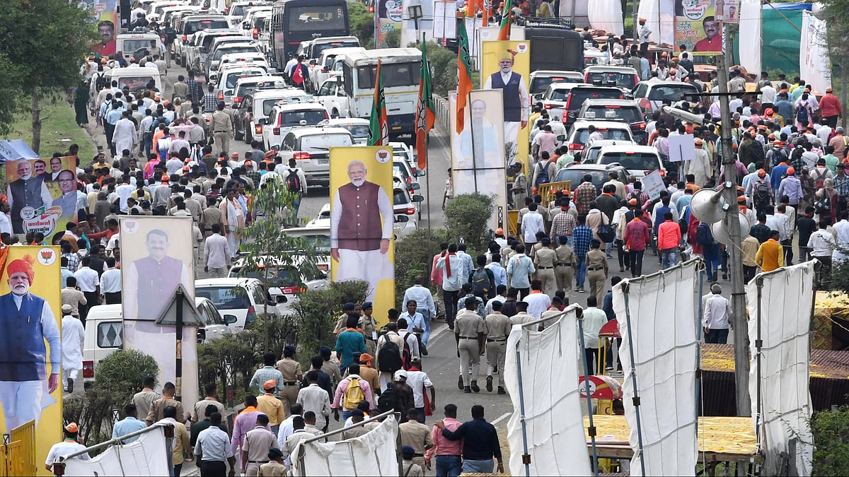 Chock-O-Block: Traffic Jam On All Routes, People Stranded