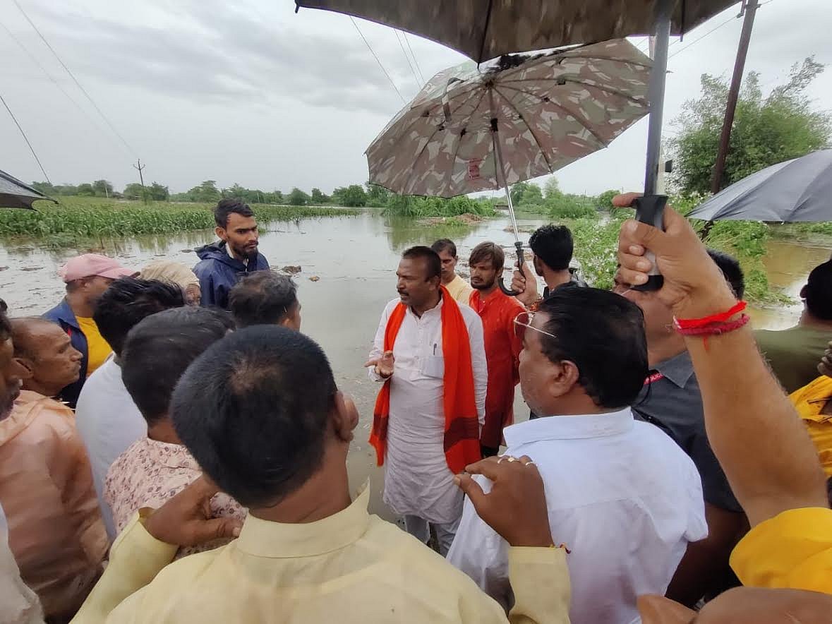 Madhya Pradesh: MP Visits Flood-Hit Villages In Barwani, Assures Assistance