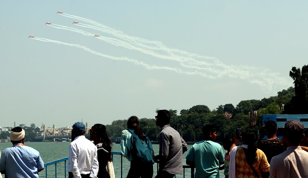 IAF Air Show: Excited Bhopalites Throng VIP, Lake View Roads To Watch Drill
