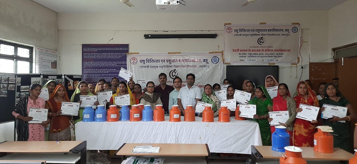 Madhya Pradesh: Training On Women Empowerment Through Dairy Farming ...