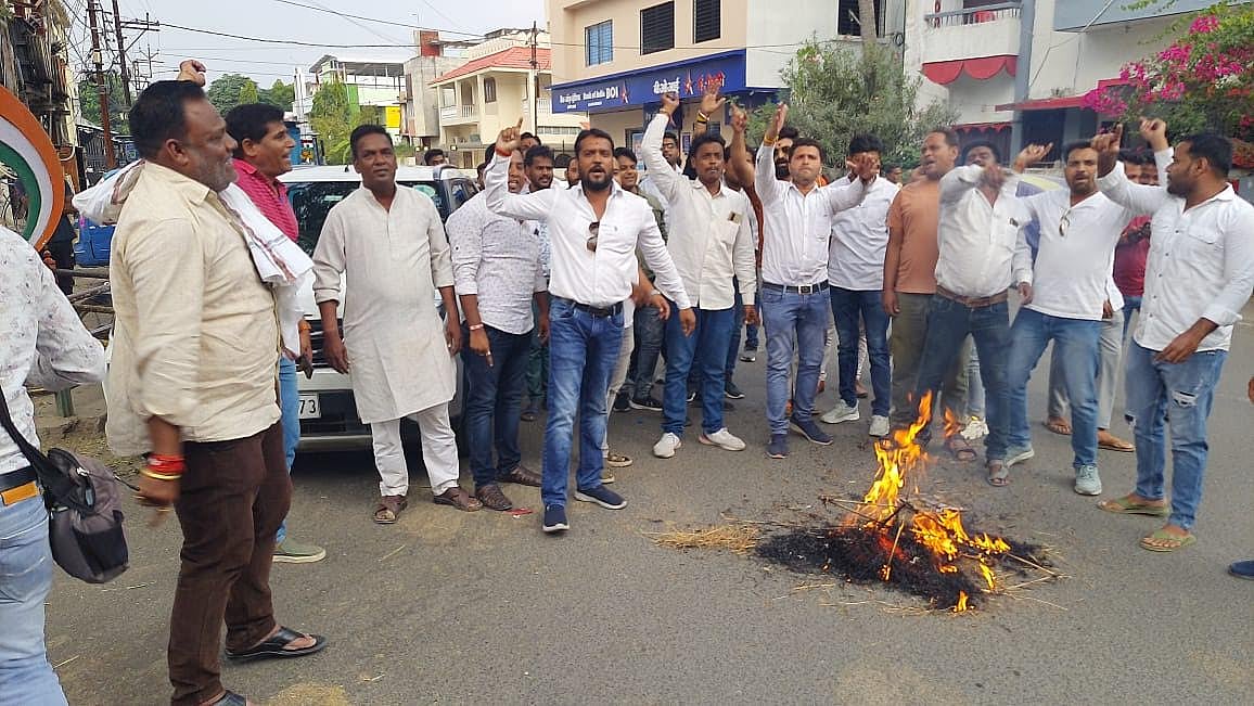 MP: Dissidents Burn Effigy Of Cong Candidate Maya Trivedi