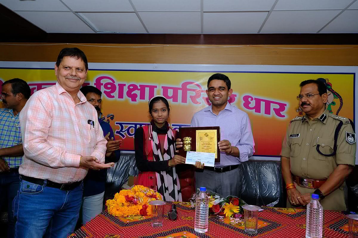 MP: Poster Making Competition Organised In Dhar
