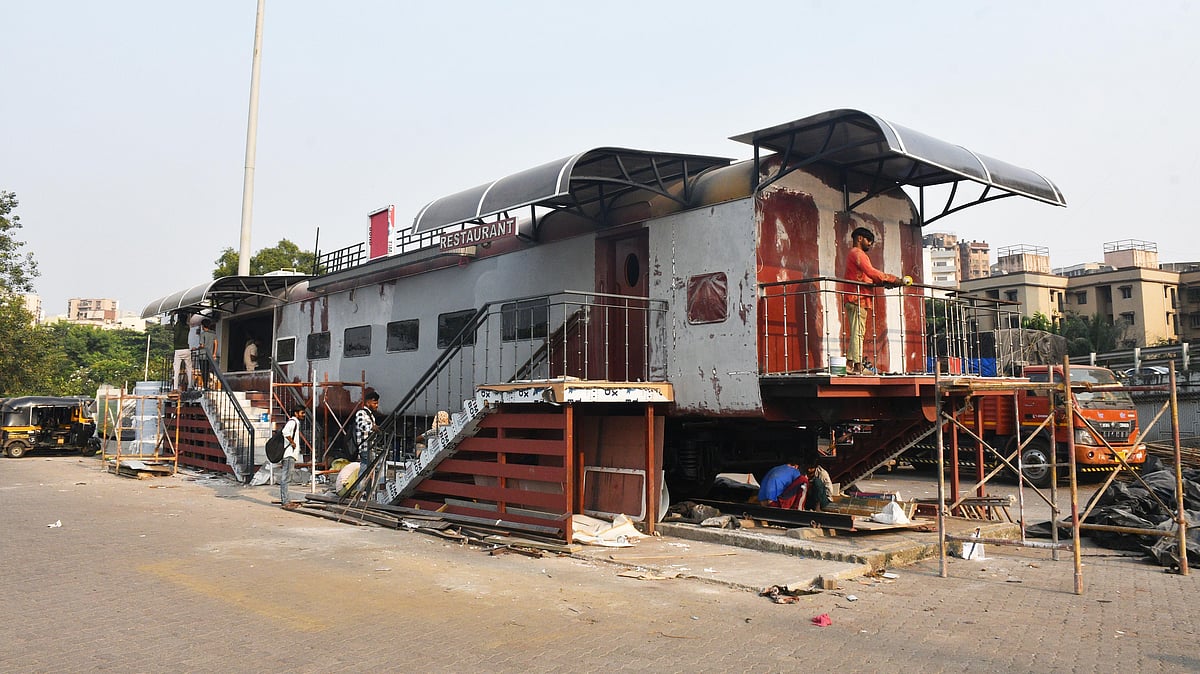 Mumbai: LTT's Restaurant-On-Wheels Takes Final Shape
