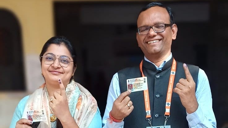 Madhya Pradesh: Collector, SP Stand In Long Queue To Cast Vote