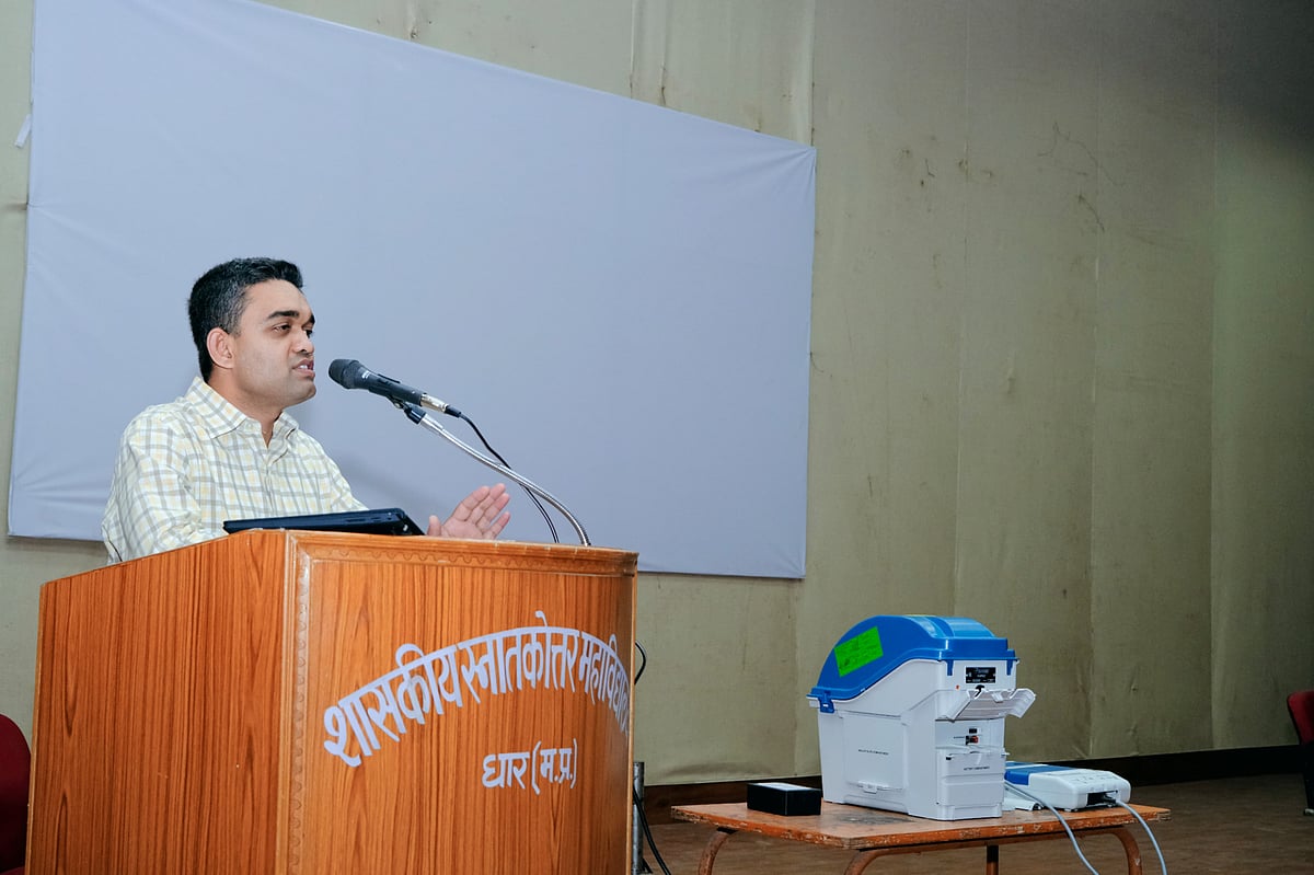 Madhya Pradesh: Collector, SP Inspect Poll Arrangements At Polytechnic ...