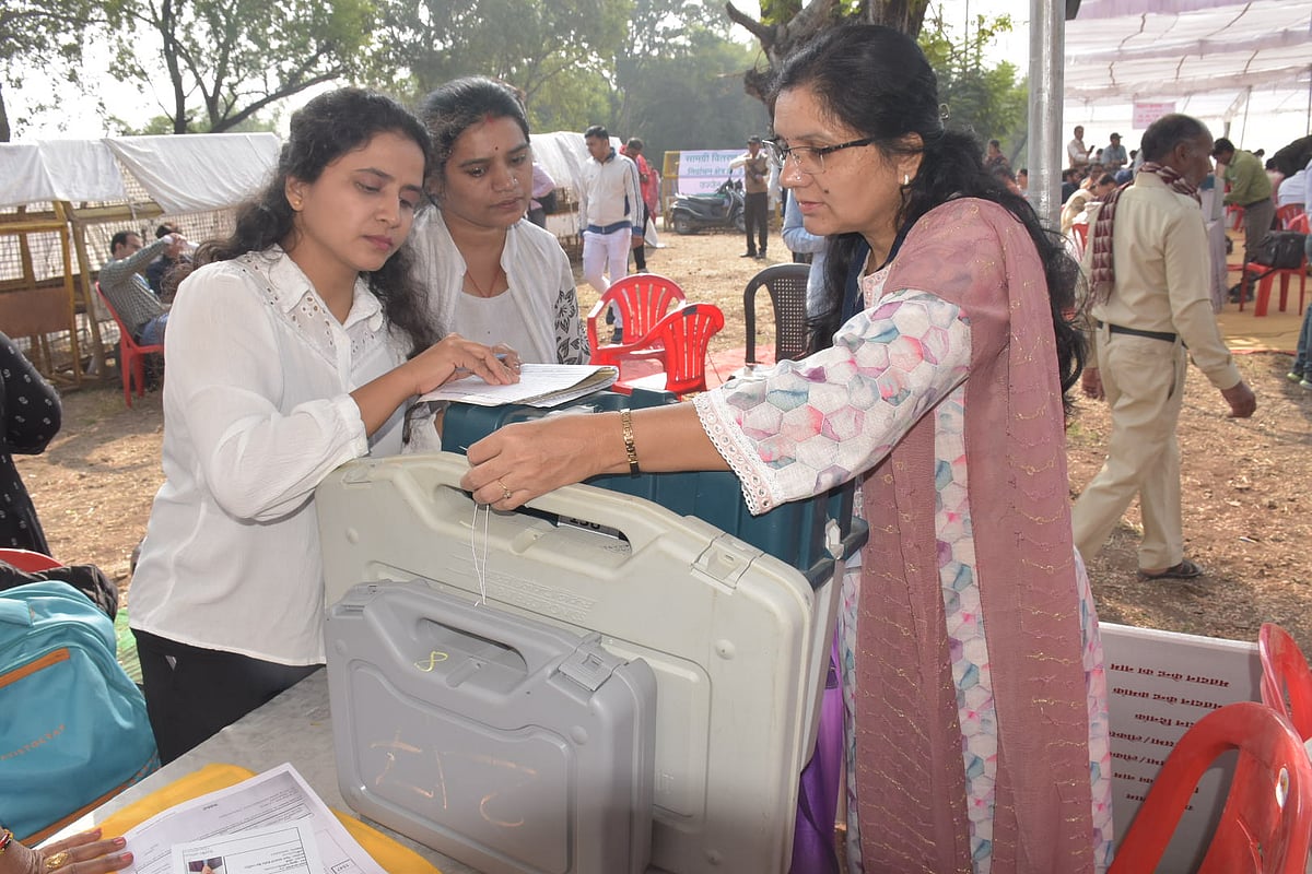 Madhya Pradesh: School Closed As Buses Attached For Polling Staff