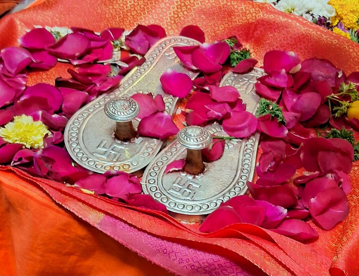 Chhatrapati Sambhajinagar: Lord Ram, Goddess Sita's Padukas Welcomed ...