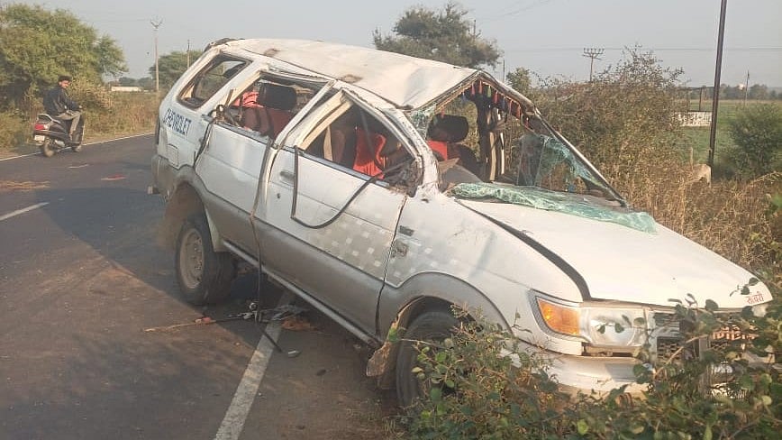 Madhya Pradesh: 2 Killed, 5 Critical After Car's Tire Bursts In Sonkatch