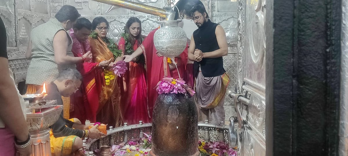 Madhya Pradesh Deputy CM Jagdish Devda Offers Prayers At Shri ...