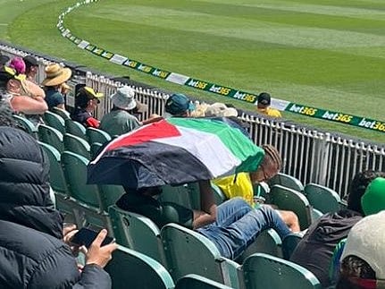 AUS vs PAK, 2nd Test: Spectators Display Palestine Flag At MCG; Check ...