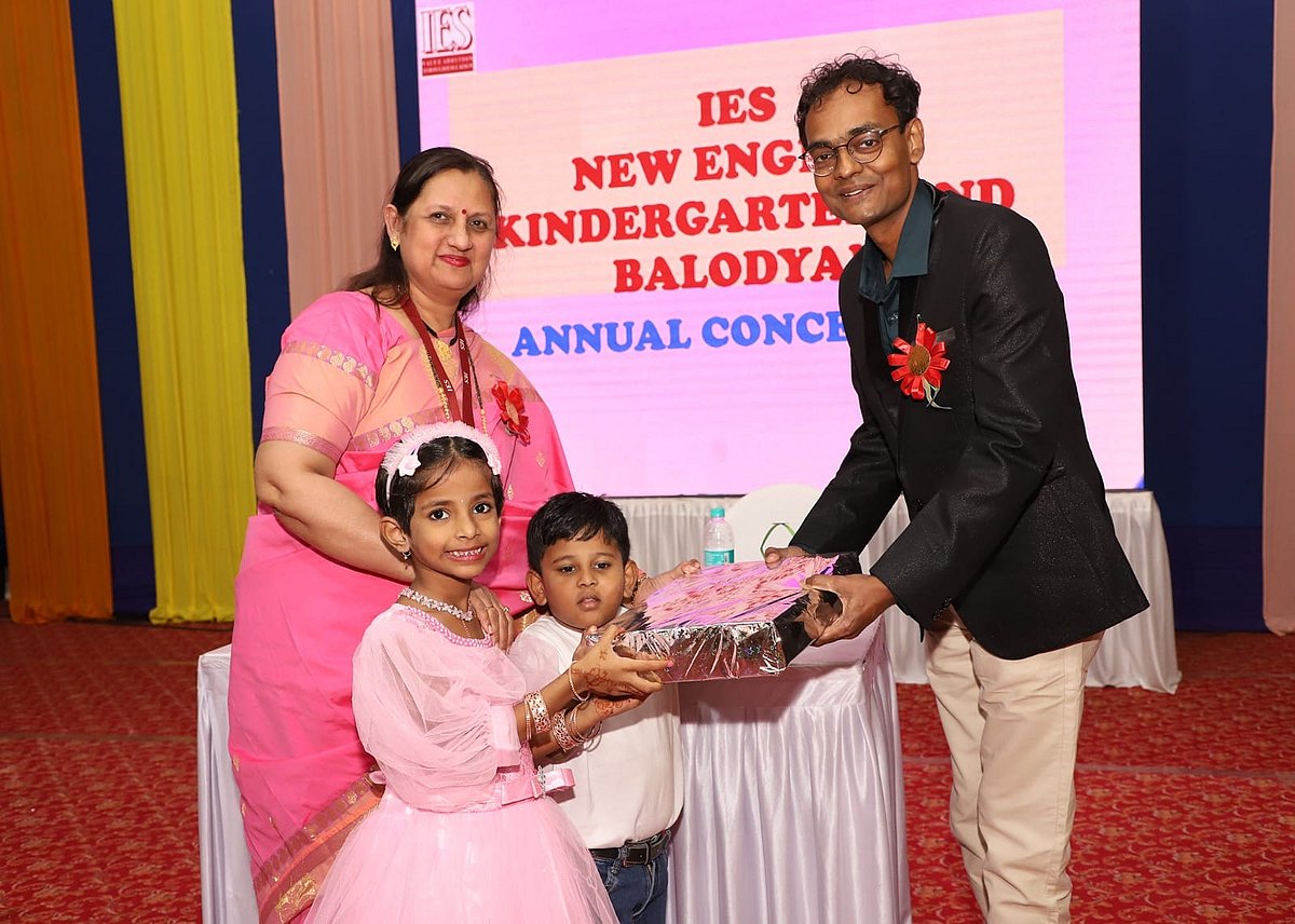 IES New English Kindergarten Bandra Tiny Tots Put Best Foot Forward On ...