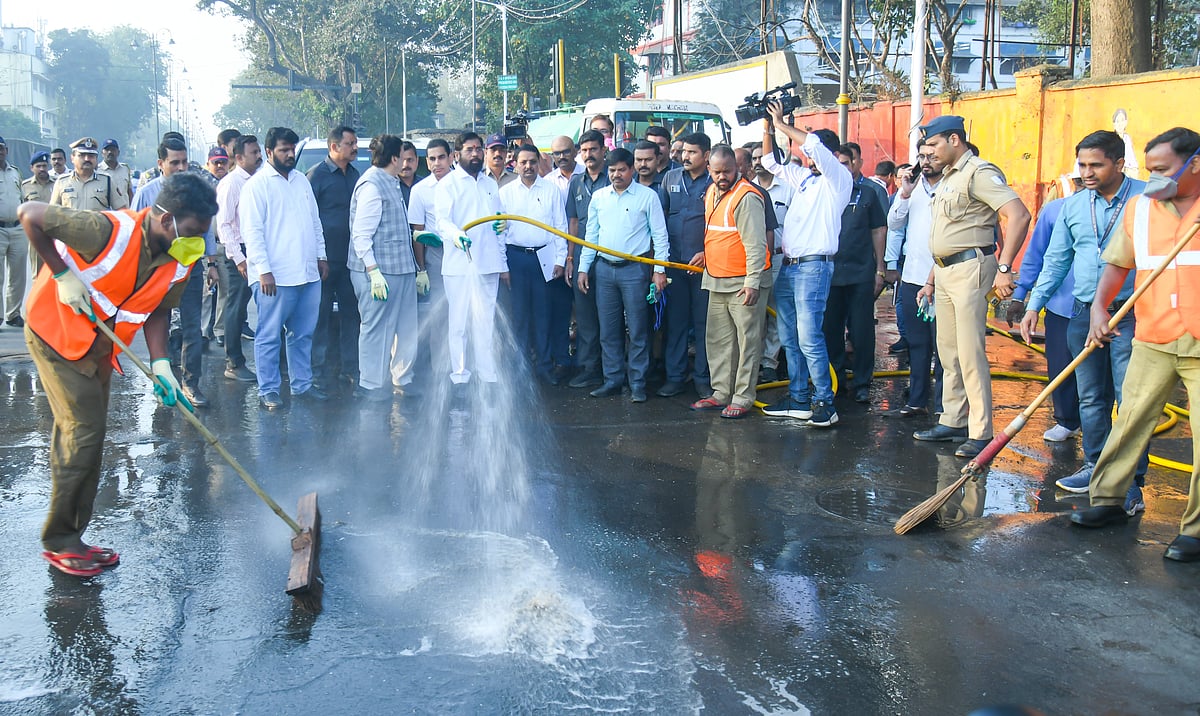Mumbai: CM Shinde Leads Deep Cleaning Drive At INS Shikra & Eastern ...