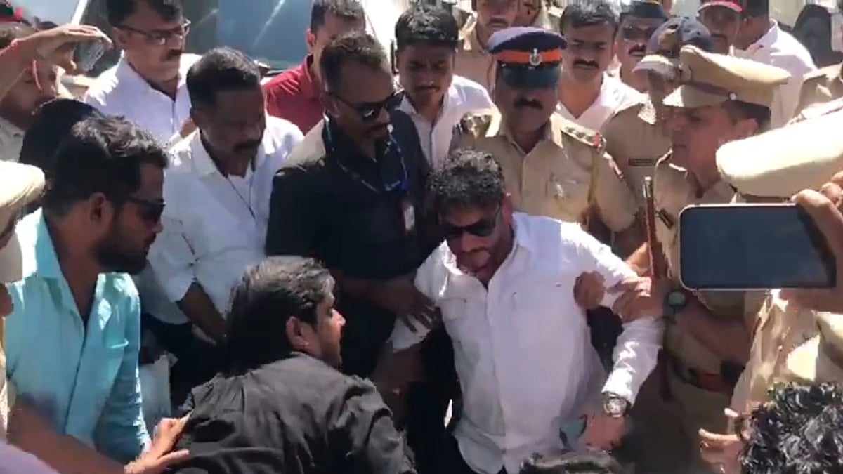 Video: AIMIM Leader Waris Pathan Detained By Mumbai Police While Trying ...
