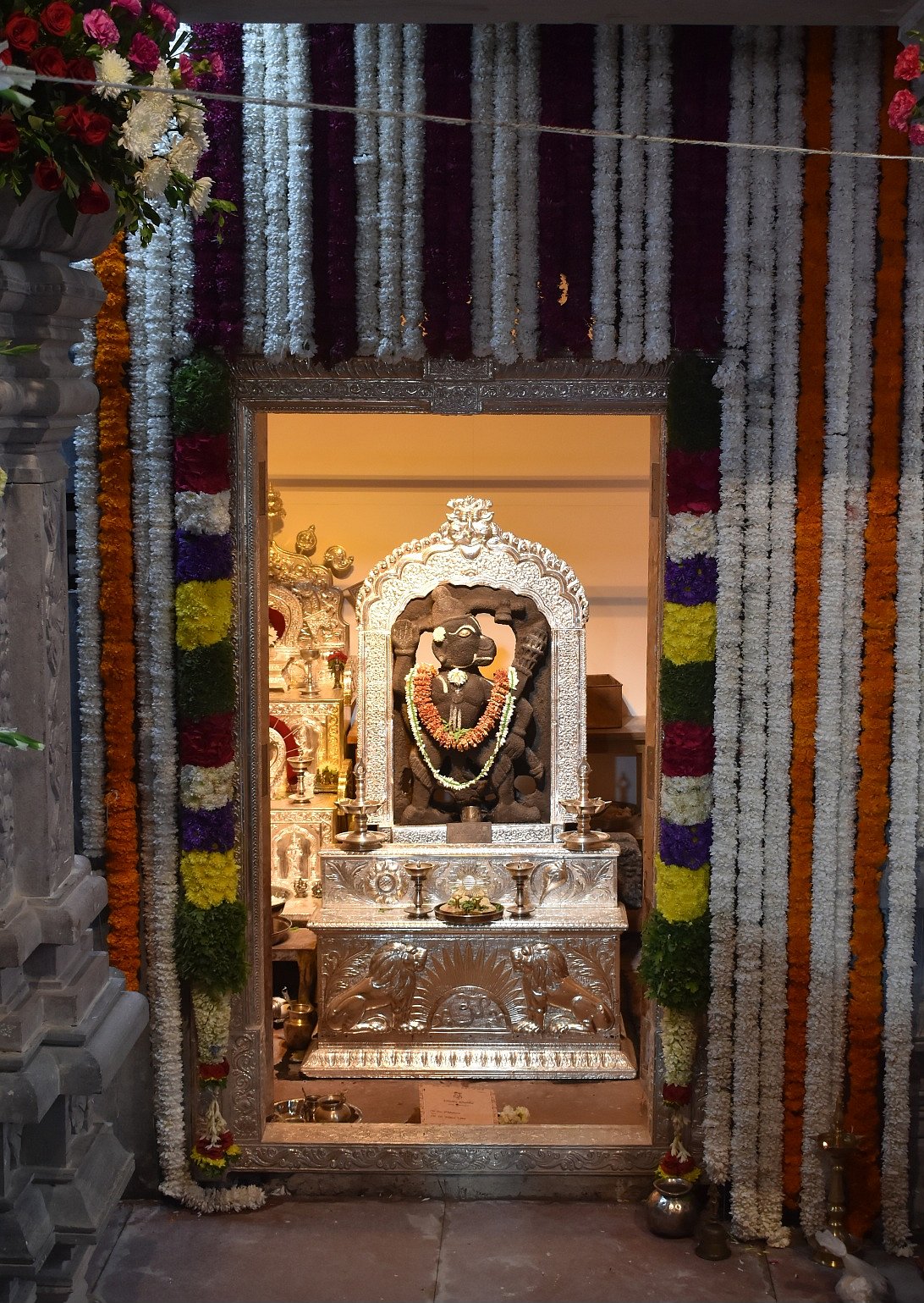 Mumbai: Walkeshwar Sri Kashi Math Inaugurates New Building, Preserving ...