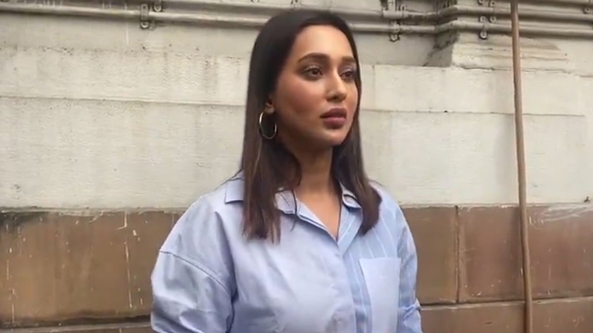 Mimi Chakraborty Resigns As TMC MP After Speaking To Mamata Banerjee ...