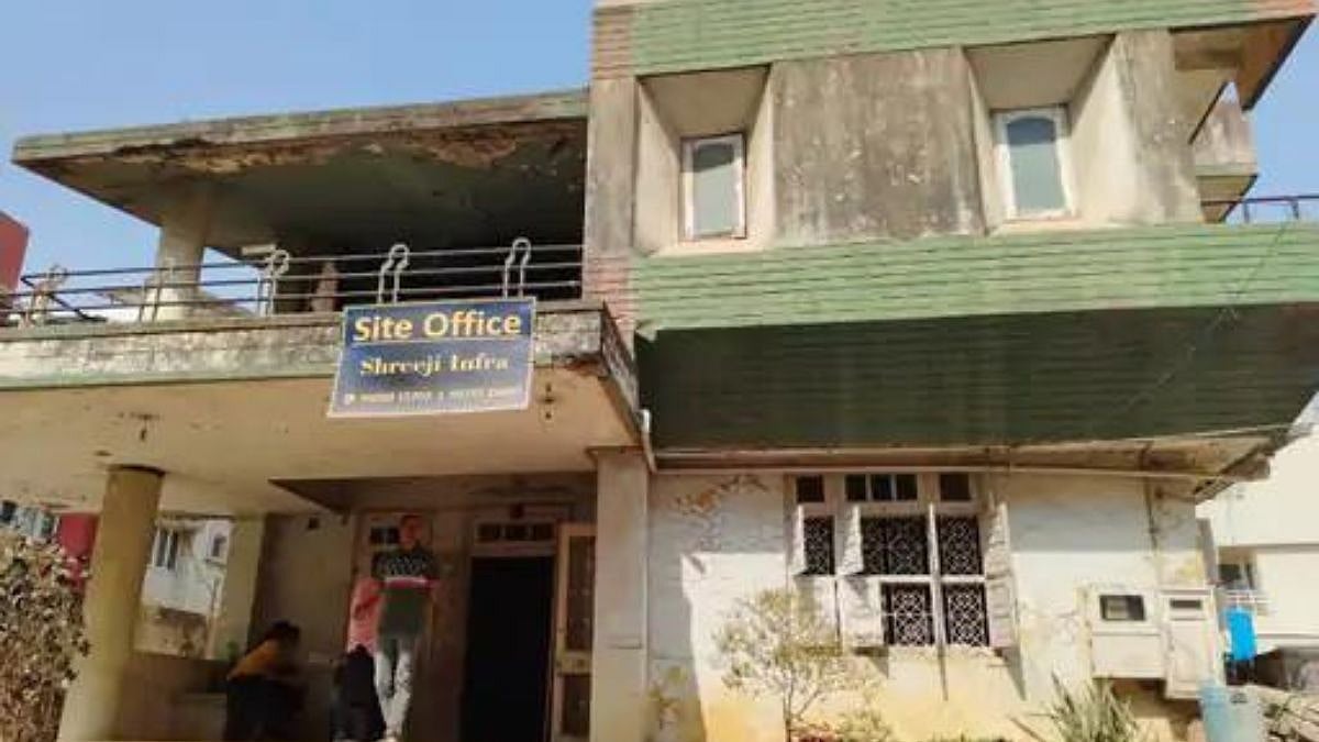 Gujarat: Labourer Dies, 3 Critical In Landslide At Ahmedabad ...