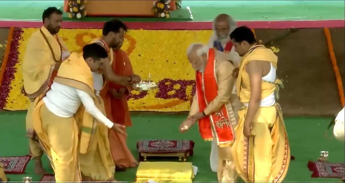 PM Modi Performs Rituals As He Lays Foundation Stone Of Hindu Shrine ...