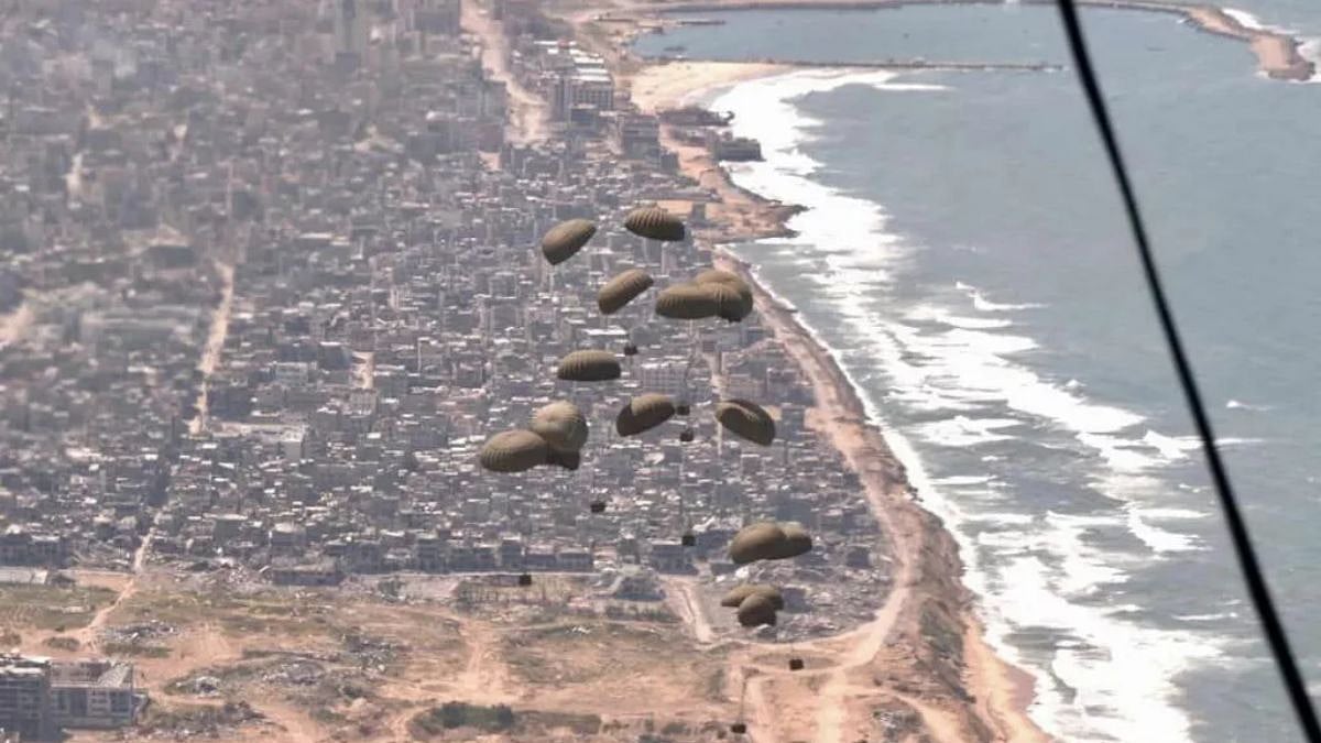 Singapore: RSAF Airdrops Humanitarian Aid In Gaza