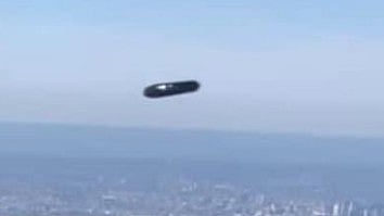 UFO Spotted Over New York City? VIDEO Shows Mysterious 'Flying Cylinder ...
