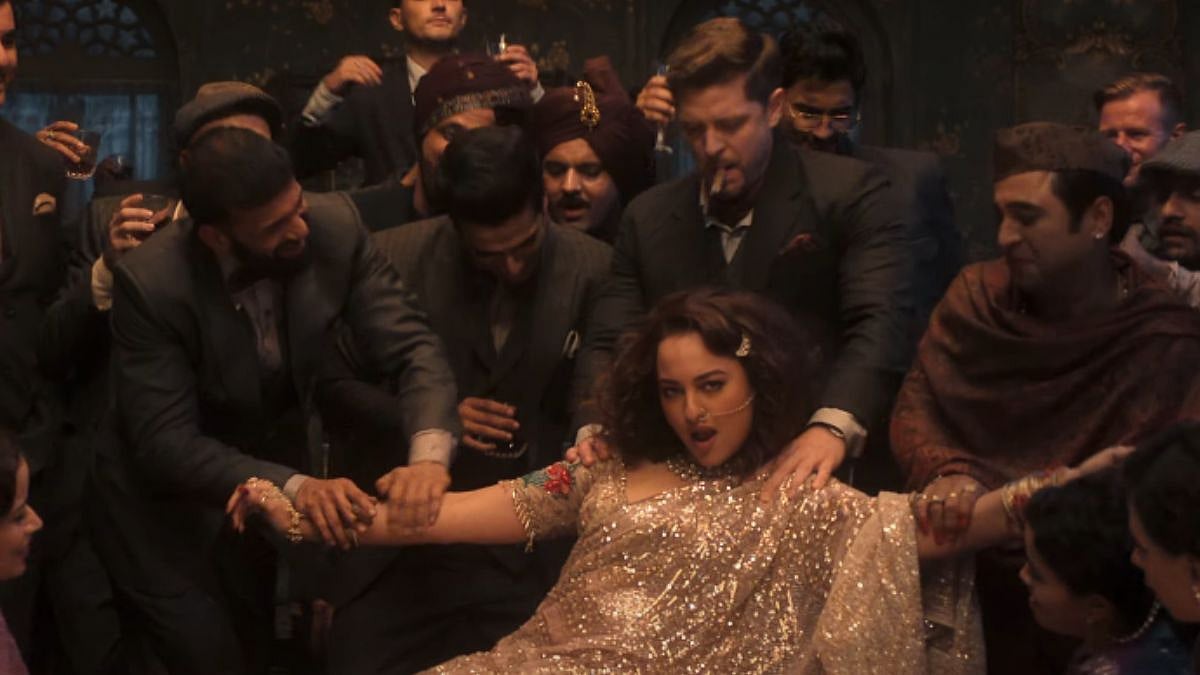 Tilasmi Bahein: Drunk Sonakshi Sinha Enchants Room Full Of Men With Her ...