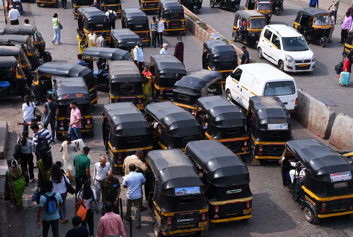 Mumbai News: Commuters Struggle Despite Traffic Police Takes Action ...