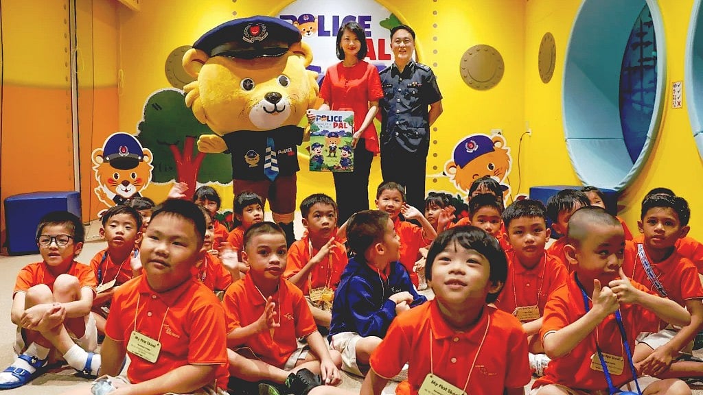 Singapore Pre-Schoolers Take Part In Police Pal Community Programme And ...