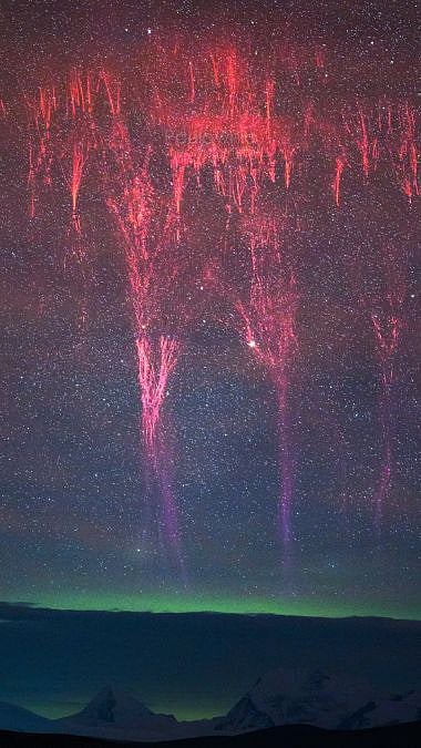 In Pics: NASA Shares Mesmerizing Astronomical Phenomenon Captured Near ...