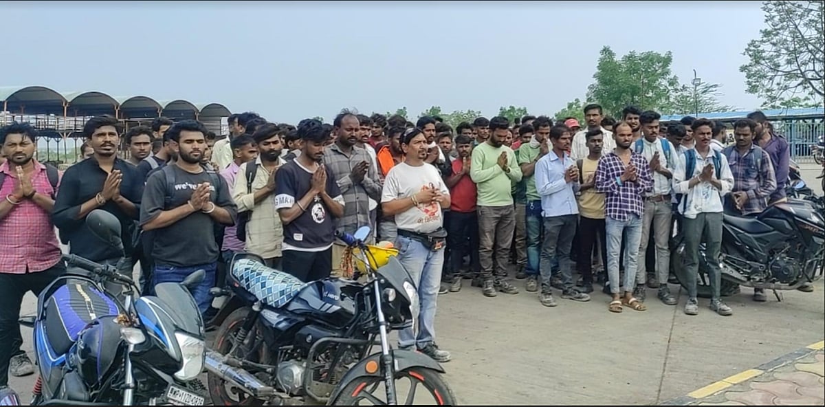 MP: Protests Erupt After JCB Driver Dies In Conveyor Belt At Manawar ...
